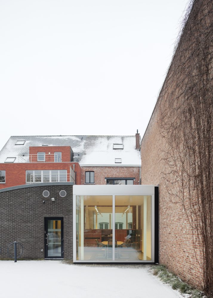 Fintro Bank Extension (Herentals, Belgium). 2017 / Rik de Vooght ...